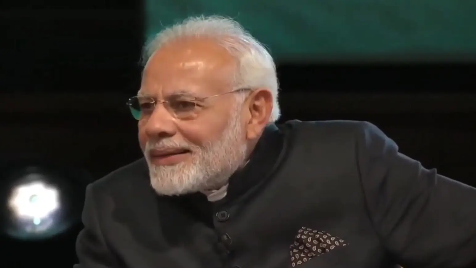 Are Bete Tujhe Thakan Nahi Lag Rahi Kya - Indian Meme Templates