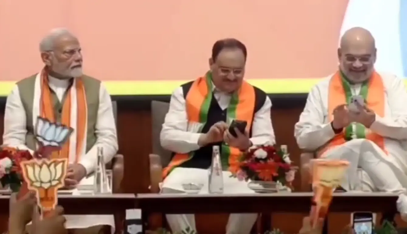 Modi sitting quietly while Amit Shah JP Nadda using phone - Indian Meme ...